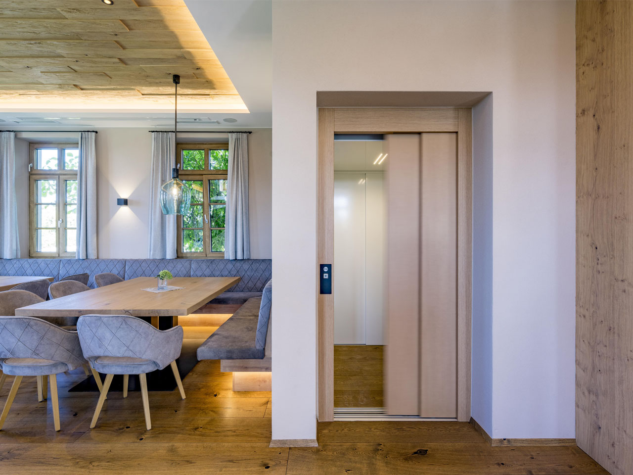 Customised Cabin lift C1 Pure - Cibes Global