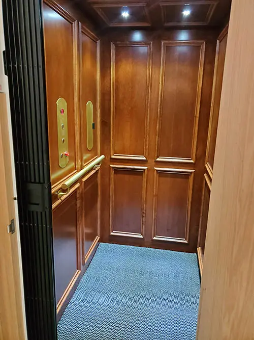 How to clean a residential elevator and doors - Cibes Symmetry
